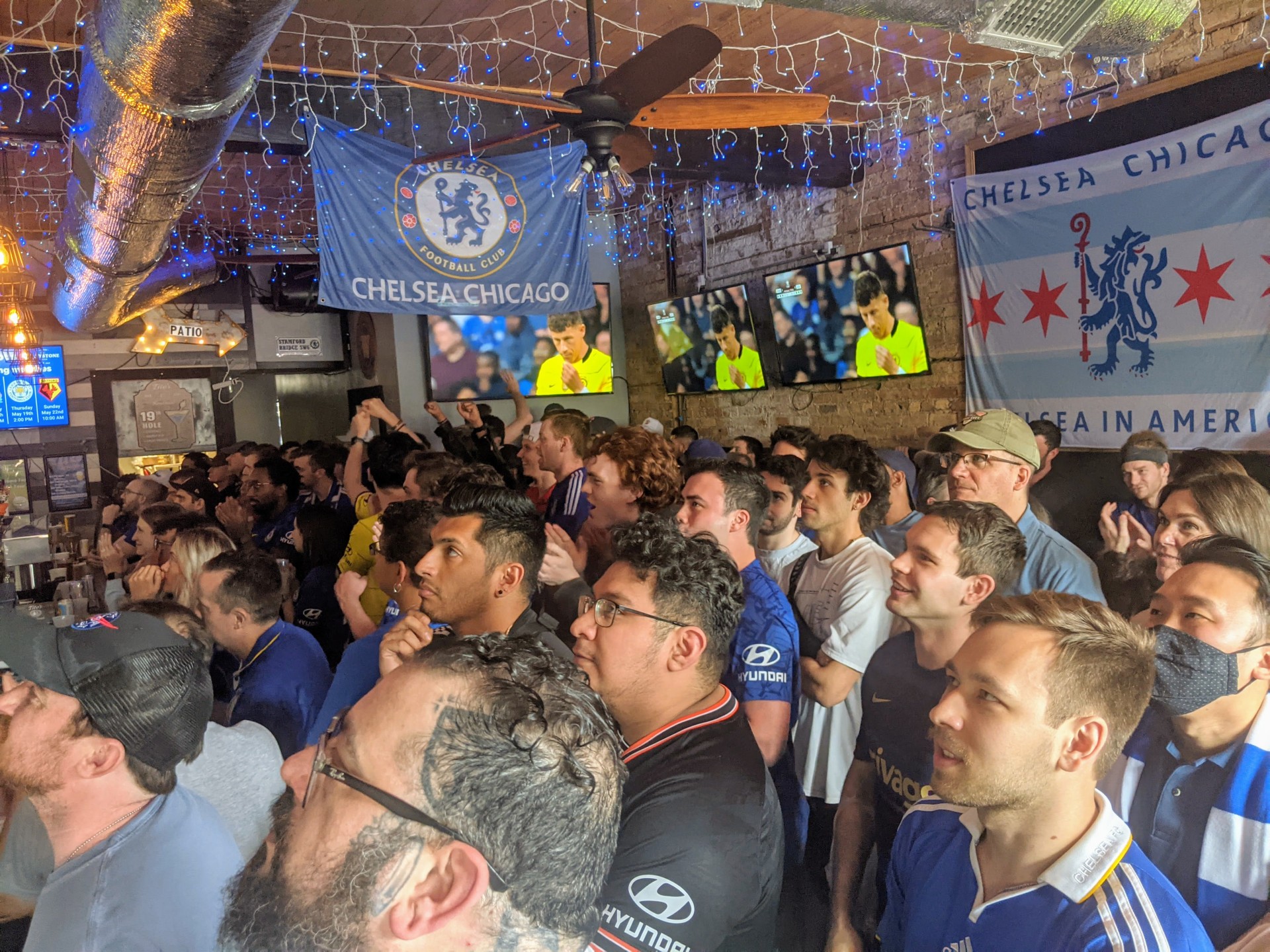 Graystone Tavern | Wrigleyville Chicago Sports Bar